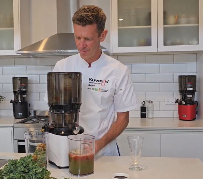 Kale Mary Juice met chef-kok Gary Dowse – Kuvings Europe